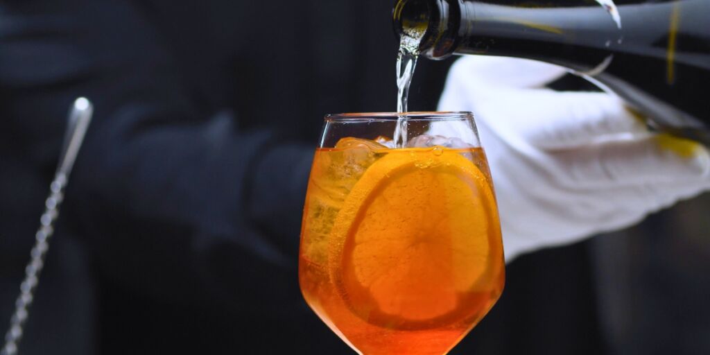 The Drinking Hour podcast: The evolution of the Spritz - Club Oenologique